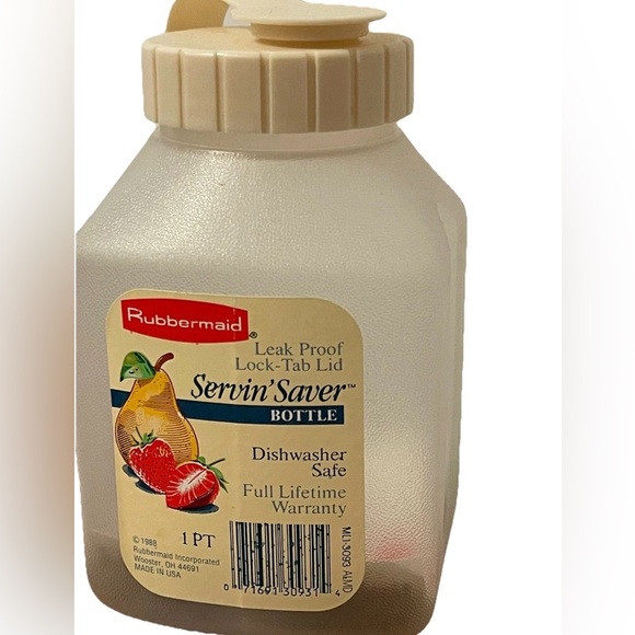 Rubbermaid | Dining | Rubbermaid Servin Saver Bottle Pint Drink ...